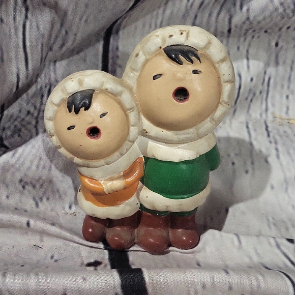 Art | Vintage World Gift Adorable Eskimo Kids Figurine Green And Orange ...
